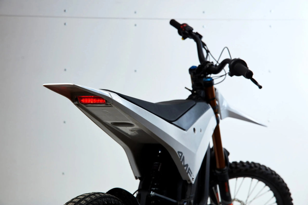 4MF Moto Kit - Surron Light Bee Seat & Plastics Kit